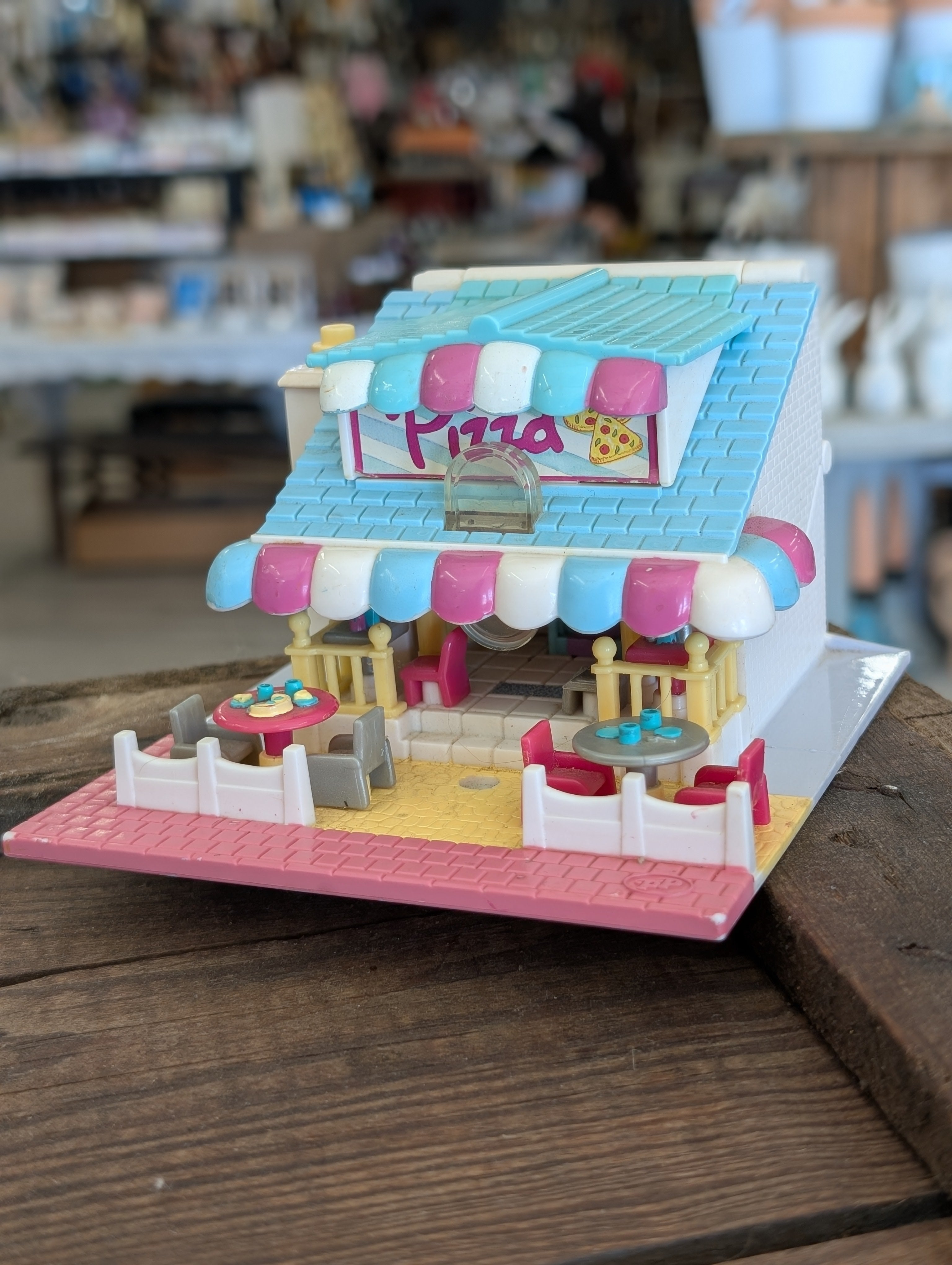 Polly Pocket Pizzeria – Duck & Dodo