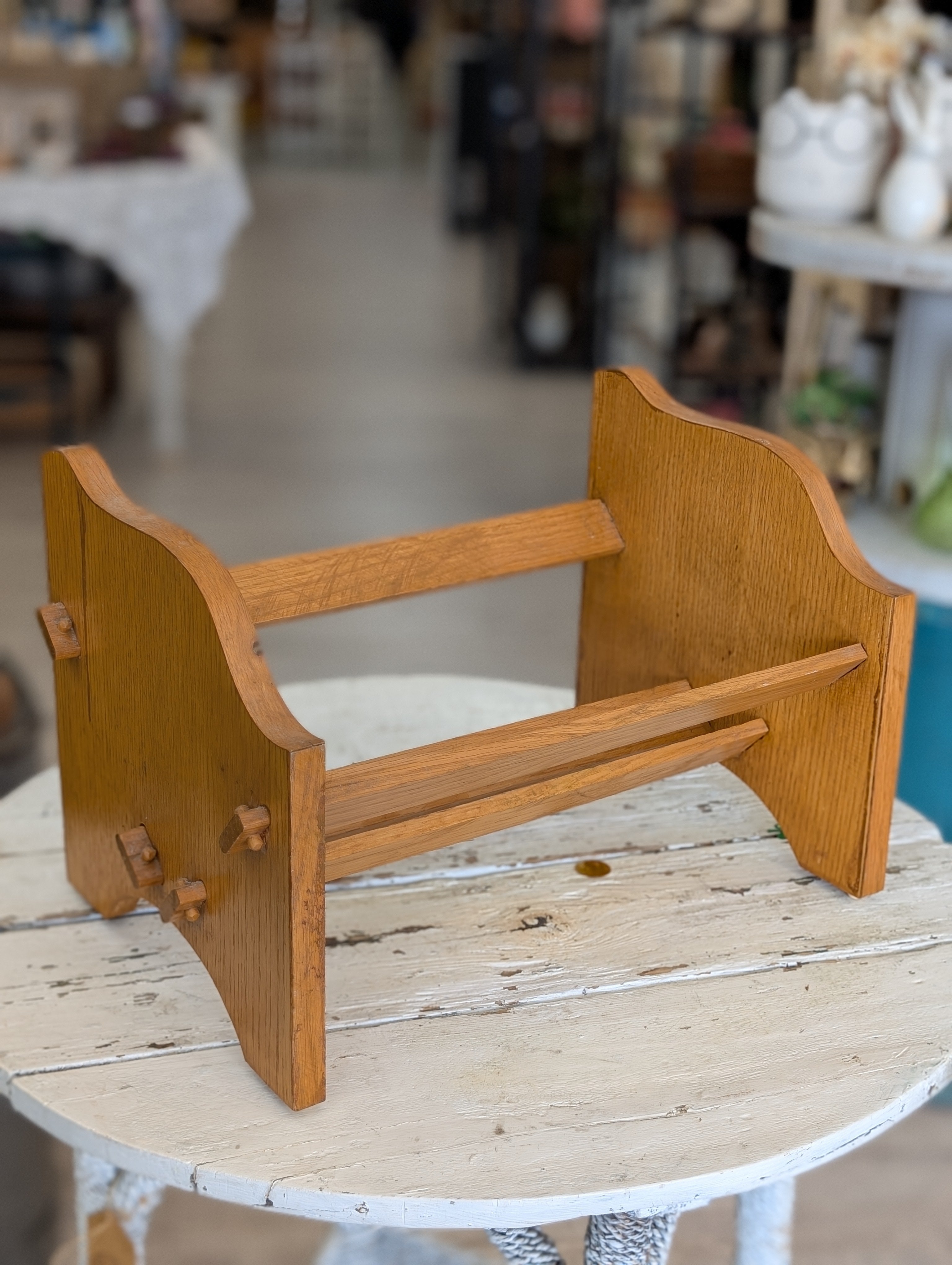 Oak book trough – Duck & Dodo